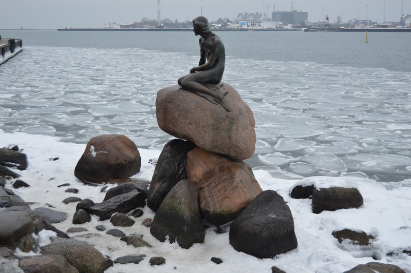 ”Den lille Havfrue” i isfyldt farvand! | H.C. Andersen Information