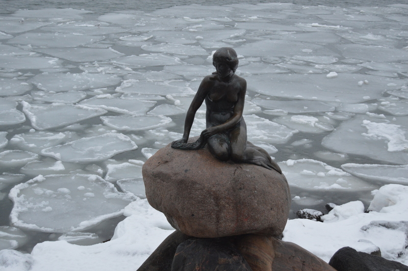 ”Den lille Havfrue” i isfyldt farvand! | H.C. Andersen Information