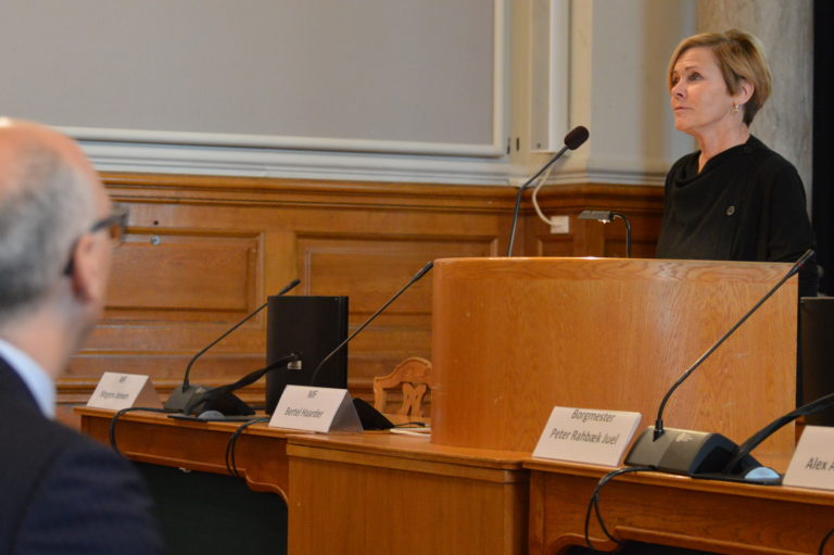 Kulturminister Mette Bock: Hold fast i kvaliteten, substansen, den dybe ...